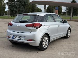 Grey Hyundai i20 2016 in Ogre, with an engine capacity of 1.20 L and mileage of 162 thousand km for 4890 €, photo 11 on AUTOMOTO.COM.LV