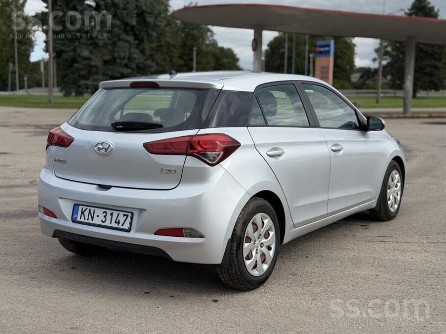 Grey Hyundai i20 2016 in Ogre, with an engine capacity of 1.20 L and mileage of 162 thousand km for 4890 €, photo 11 on AUTOMOTO.COM.LV