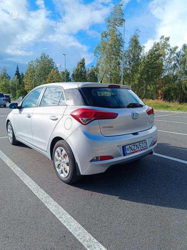 Grey Hyundai i20 2016 in Visaginas, with an engine capacity of 1.25 L and mileage of 220 thousand km for 4700 €, photo 9 on AUTOMOTO.COM.LV
