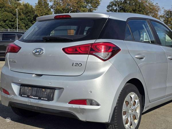 Grey Hyundai i20 2016 in Marijampole, with an engine capacity of 1.25 L and mileage of 207 thousand km for 4950 €, photo 5 on AUTOMOTO.COM.LV