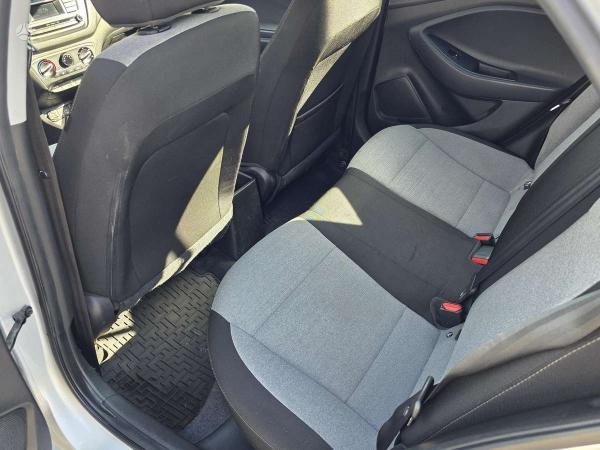 Grey Hyundai i20 2016 in Marijampole, with an engine capacity of 1.25 L and mileage of 207 thousand km for 4950 €, photo 10 on AUTOMOTO.COM.LV