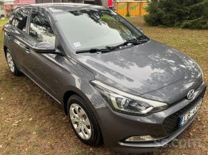 Grey Hyundai i20 2017 in Riga, with an engine capacity of 1.40 L and mileage of 19 thousand km for 9180 €, photo  on AUTOMOTO.COM.LV