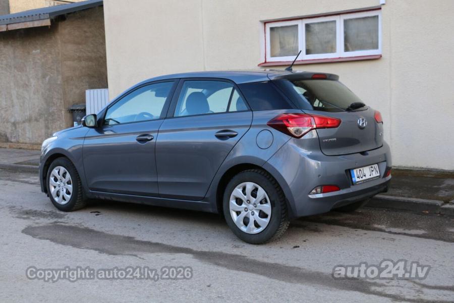 Grey Hyundai i20 2017 in Tartu, with an engine capacity of 1.00 L and mileage of 146 thousand km for 6900 €, photo 6 on AUTOMOTO.COM.LV