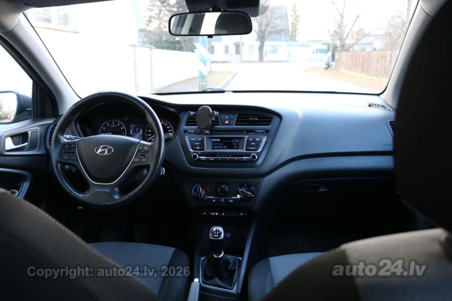 Grey Hyundai i20 2017 in Tartu, with an engine capacity of 1.00 L and mileage of 146 thousand km for 6900 €, photo 11 on AUTOMOTO.COM.LV
