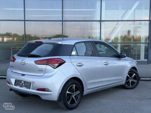 Pelēks Hyundai i20 2017 Panevēža, ar dzinēja tilpumu 1.20 L un nobraukumu 212 tūkst. km par 4950 €, foto 9 vietnē AUTOMOTO.COM.LV