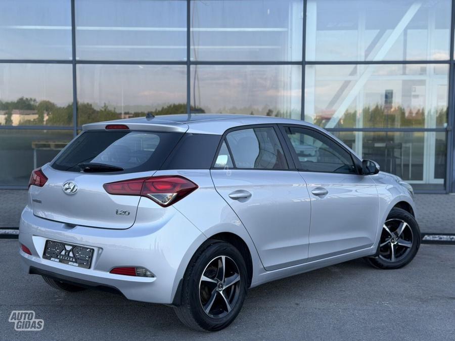 Pelēks Hyundai i20 2017 Panevēža, ar dzinēja tilpumu 1.20 L un nobraukumu 212 tūkst. km par 4950 €, foto 9 vietnē AUTOMOTO.COM.LV