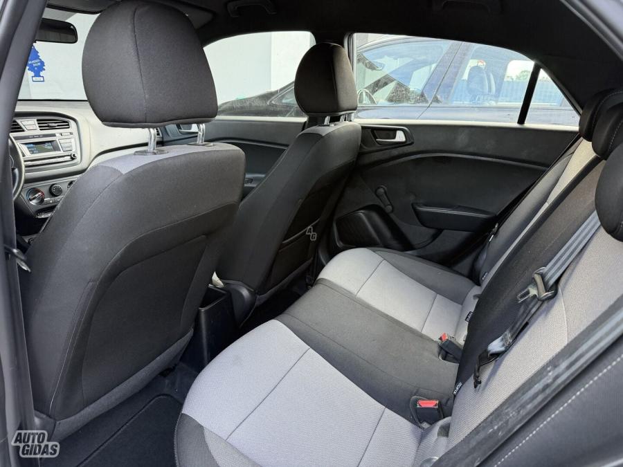 Pelēks Hyundai i20 2017 Panevēža, ar dzinēja tilpumu 1.20 L un nobraukumu 212 tūkst. km par 4950 €, foto 14 vietnē AUTOMOTO.COM.LV