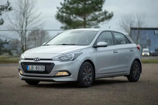 Pelēks Hyundai i20 2017 Liepāja, ar dzinēja tilpumu 1.20 L un nobraukumu 126 tūkst. km par 5850 €, foto 1 vietnē AUTOMOTO.COM.LV