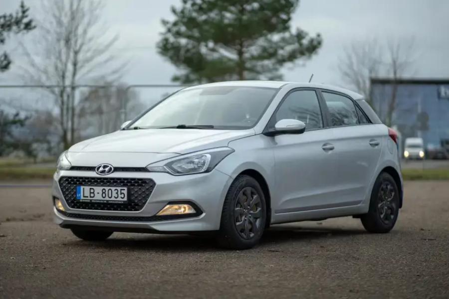 Pelēks Hyundai i20 2017 Liepāja, ar dzinēja tilpumu 1.20 L un nobraukumu 126 tūkst. km par 5850 €, foto 1 vietnē AUTOMOTO.COM.LV