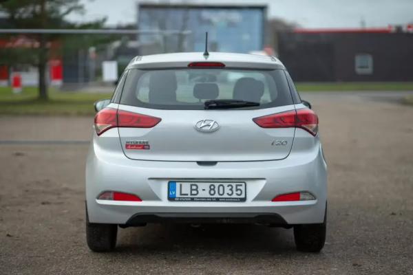 Pelēks Hyundai i20 2017 Liepāja, ar dzinēja tilpumu 1.20 L un nobraukumu 126 tūkst. km par 5850 €, foto 3 vietnē AUTOMOTO.COM.LV