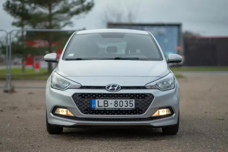 Pelēks Hyundai i20 2017 Liepāja, ar dzinēja tilpumu 1.20 L un nobraukumu 126 tūkst. km par 5850 €, foto 7 vietnē AUTOMOTO.COM.LV