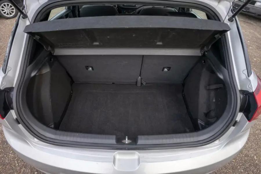 Pelēks Hyundai i20 2017 Liepāja, ar dzinēja tilpumu 1.20 L un nobraukumu 126 tūkst. km par 5850 €, foto 12 vietnē AUTOMOTO.COM.LV