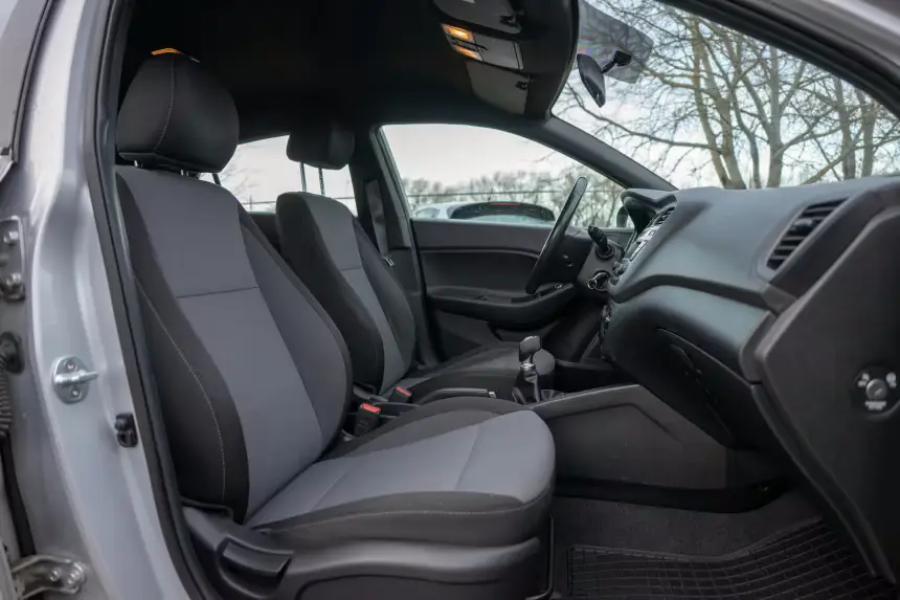 Pelēks Hyundai i20 2017 Liepāja, ar dzinēja tilpumu 1.20 L un nobraukumu 126 tūkst. km par 5850 €, foto 14 vietnē AUTOMOTO.COM.LV