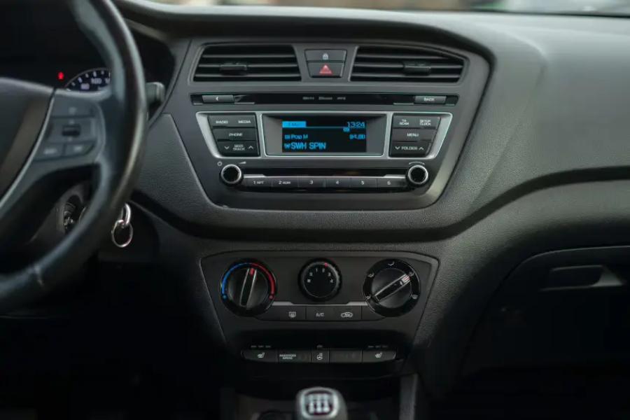 Pelēks Hyundai i20 2017 Liepāja, ar dzinēja tilpumu 1.20 L un nobraukumu 126 tūkst. km par 5850 €, foto 16 vietnē AUTOMOTO.COM.LV