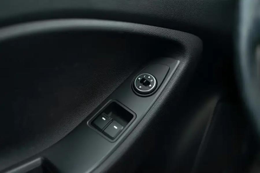 Pelēks Hyundai i20 2017 Liepāja, ar dzinēja tilpumu 1.20 L un nobraukumu 126 tūkst. km par 5850 €, foto 21 vietnē AUTOMOTO.COM.LV