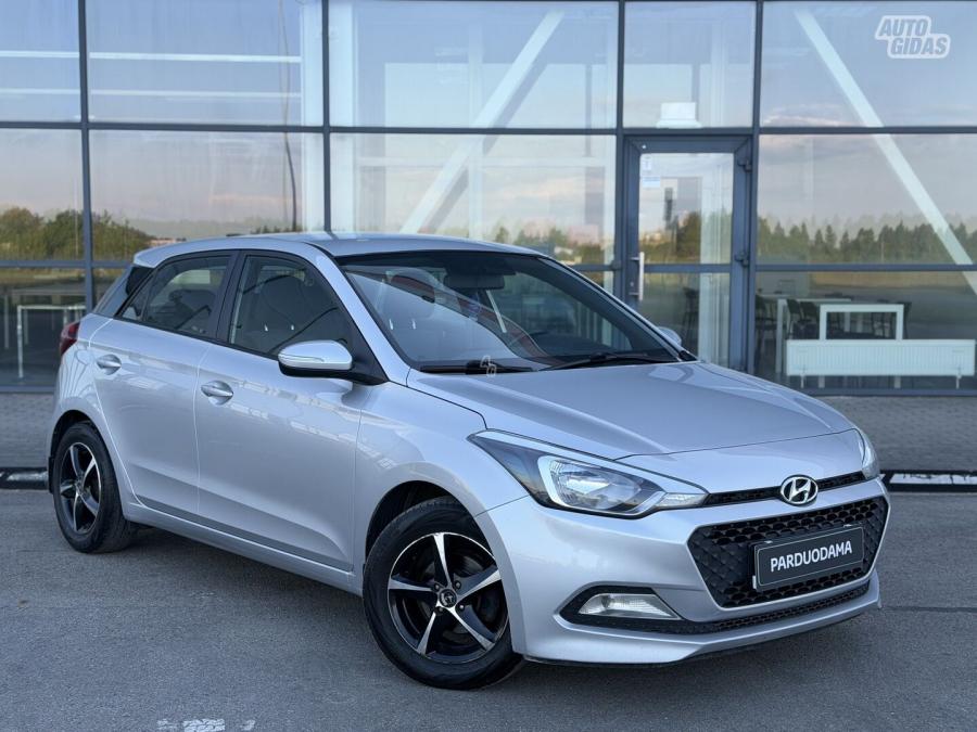 Pelēks Hyundai i20 2017 Panevēža, ar dzinēja tilpumu 1.20 L un nobraukumu 213 tūkst. km par 4500 €, foto 3 vietnē AUTOMOTO.COM.LV