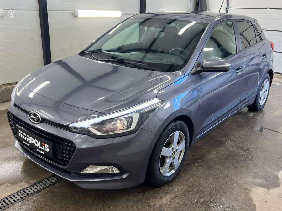 Grey Hyundai i20 2017 in Vilnius, with an engine capacity of 1.00 L and mileage of 231 thousand km for 5929 €, photo 5 on AUTOMOTO.COM.LV