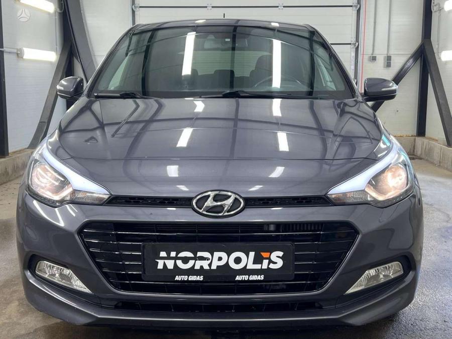 Grey Hyundai i20 2017 in Vilnius, with an engine capacity of 1.00 L and mileage of 231 thousand km for 5929 €, photo 6 on AUTOMOTO.COM.LV