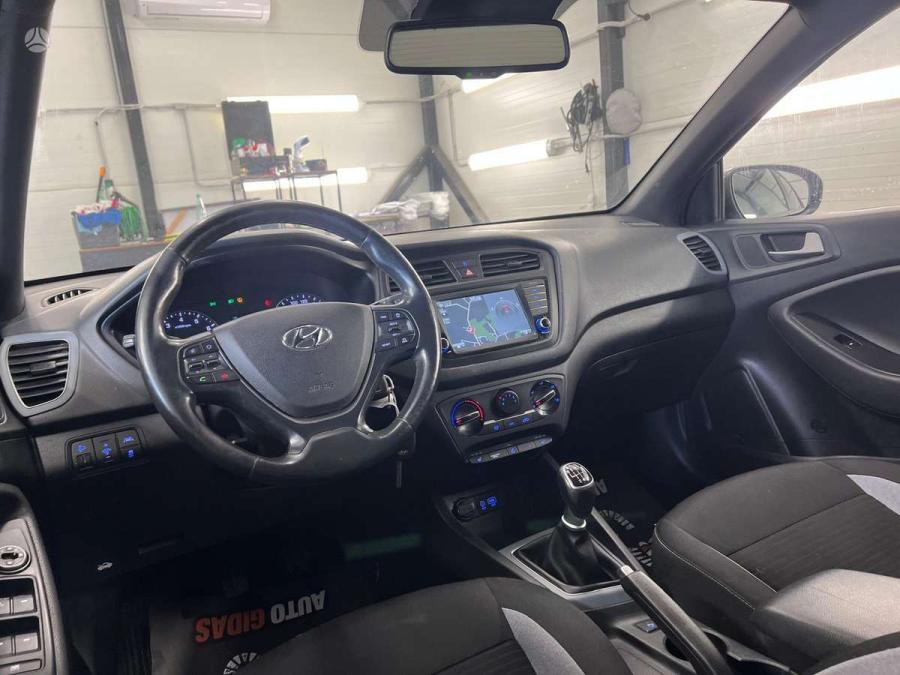 Grey Hyundai i20 2017 in Vilnius, with an engine capacity of 1.00 L and mileage of 231 thousand km for 5929 €, photo 14 on AUTOMOTO.COM.LV