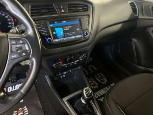 Grey Hyundai i20 2017 in Vilnius, with an engine capacity of 1.00 L and mileage of 231 thousand km for 5929 €, photo 15 on AUTOMOTO.COM.LV