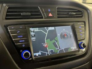 Grey Hyundai i20 2017 in Vilnius, with an engine capacity of 1.00 L and mileage of 231 thousand km for 5929 €, photo 16 on AUTOMOTO.COM.LV