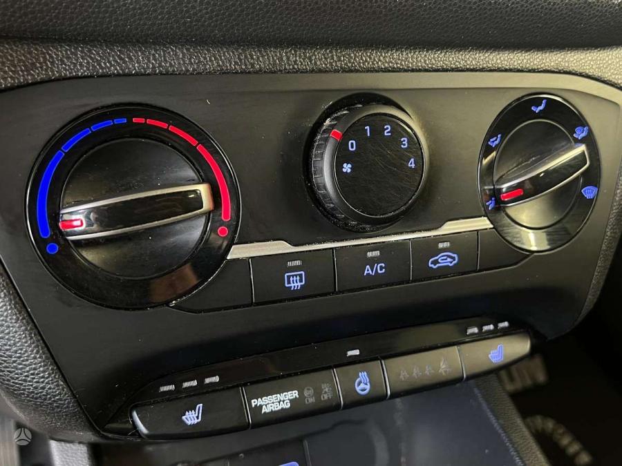 Grey Hyundai i20 2017 in Vilnius, with an engine capacity of 1.00 L and mileage of 231 thousand km for 5929 €, photo 17 on AUTOMOTO.COM.LV