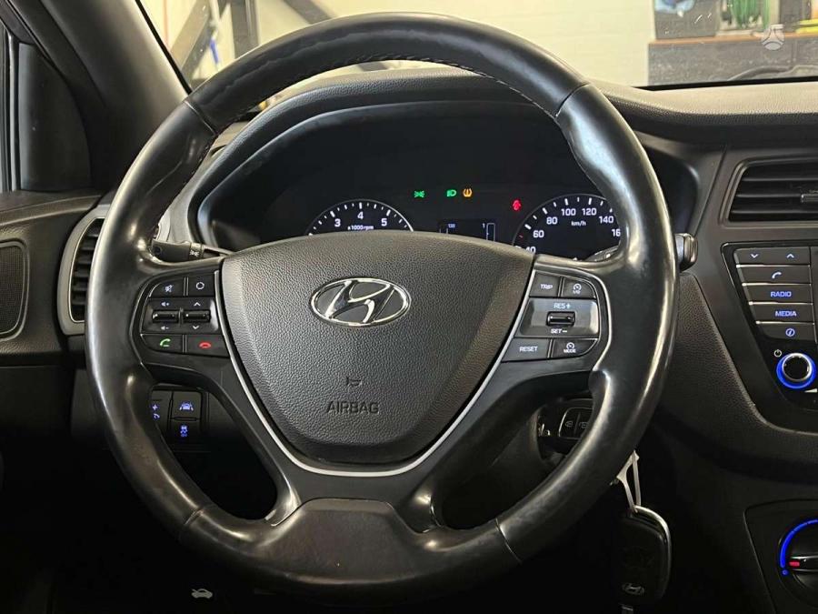Grey Hyundai i20 2017 in Vilnius, with an engine capacity of 1.00 L and mileage of 231 thousand km for 5929 €, photo 20 on AUTOMOTO.COM.LV