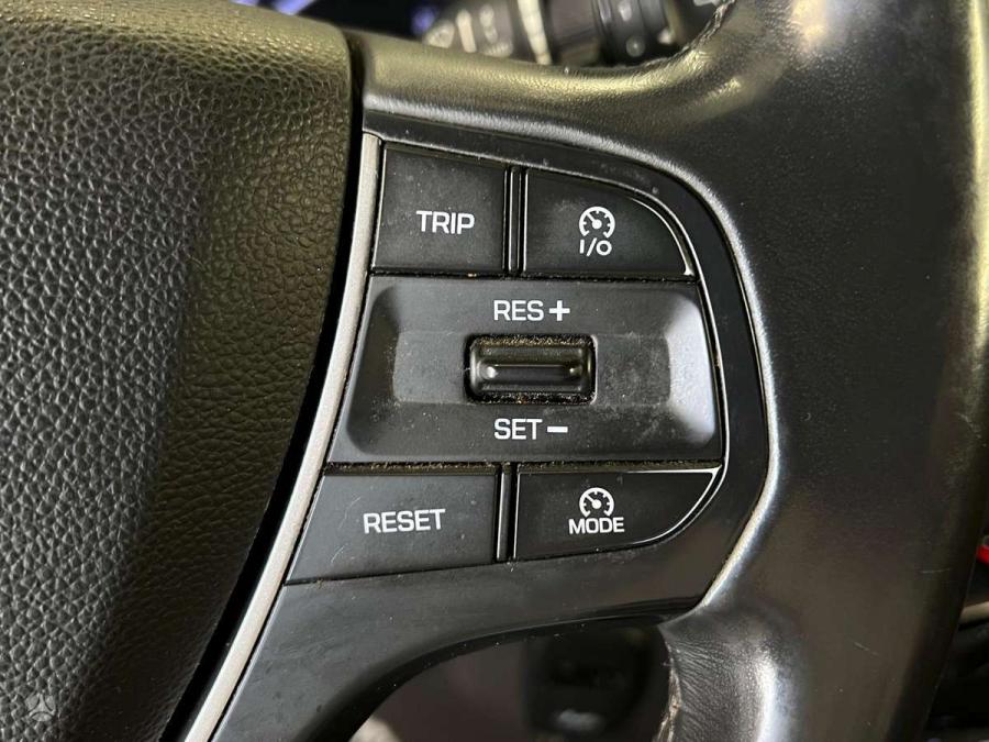 Grey Hyundai i20 2017 in Vilnius, with an engine capacity of 1.00 L and mileage of 231 thousand km for 5929 €, photo 22 on AUTOMOTO.COM.LV