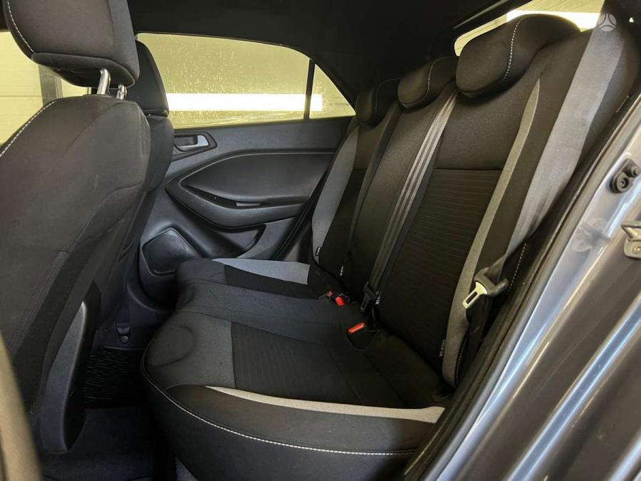Grey Hyundai i20 2017 in Vilnius, with an engine capacity of 1.00 L and mileage of 231 thousand km for 5929 €, photo 24 on AUTOMOTO.COM.LV