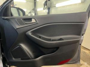 Grey Hyundai i20 2017 in Vilnius, with an engine capacity of 1.00 L and mileage of 231 thousand km for 5929 €, photo 30 on AUTOMOTO.COM.LV