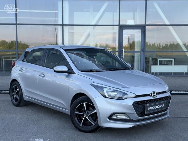 Grey Hyundai i20 2017 in Panevezys, with an engine capacity of 1.20 L and mileage of 213 thousand km for 4600 €, photo 4 on AUTOMOTO.COM.LV