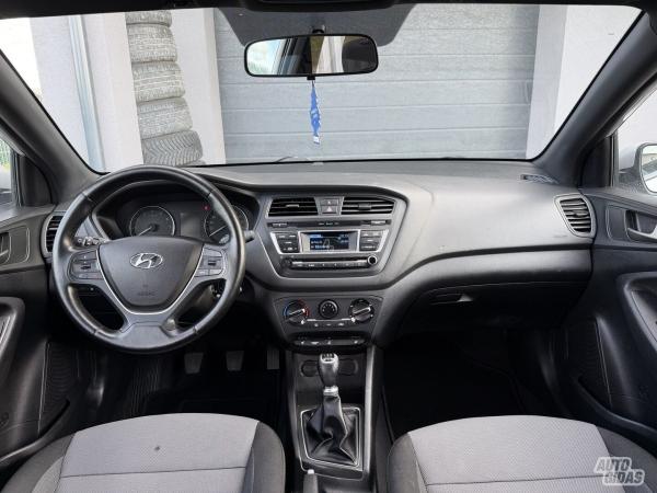 Grey Hyundai i20 2017 in Panevezys, with an engine capacity of 1.20 L and mileage of 213 thousand km for 4600 €, photo 10 on AUTOMOTO.COM.LV