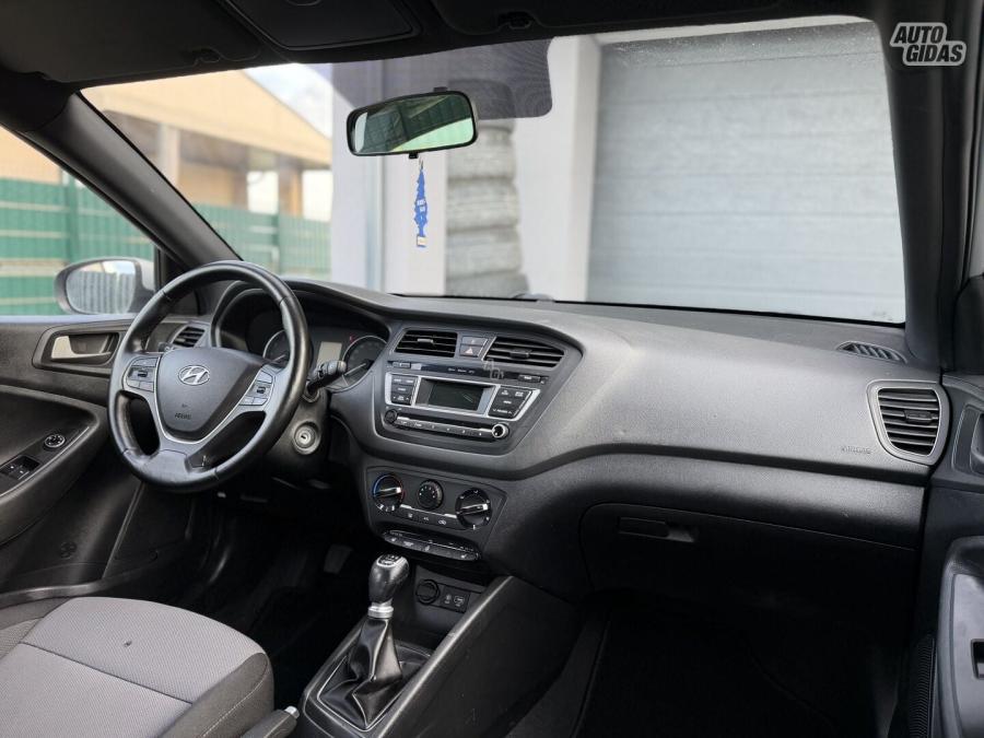 Pelēks Hyundai i20 2017 Panevēža, ar dzinēja tilpumu 1.20 L un nobraukumu 213 tūkst. km par 4600 €, foto 12 vietnē AUTOMOTO.COM.LV