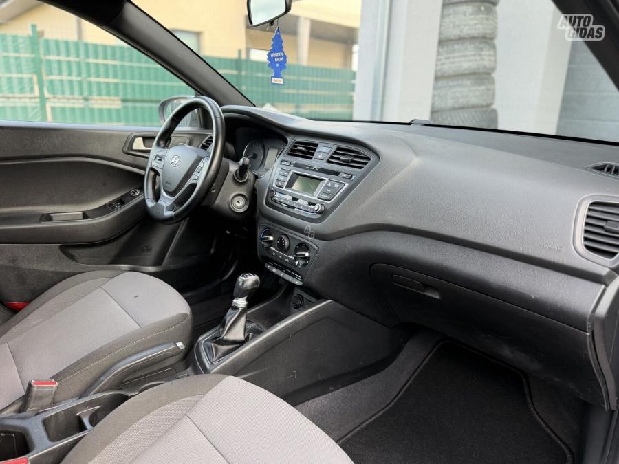 Pelēks Hyundai i20 2017 Panevēža, ar dzinēja tilpumu 1.20 L un nobraukumu 213 tūkst. km par 4600 €, foto 13 vietnē AUTOMOTO.COM.LV
