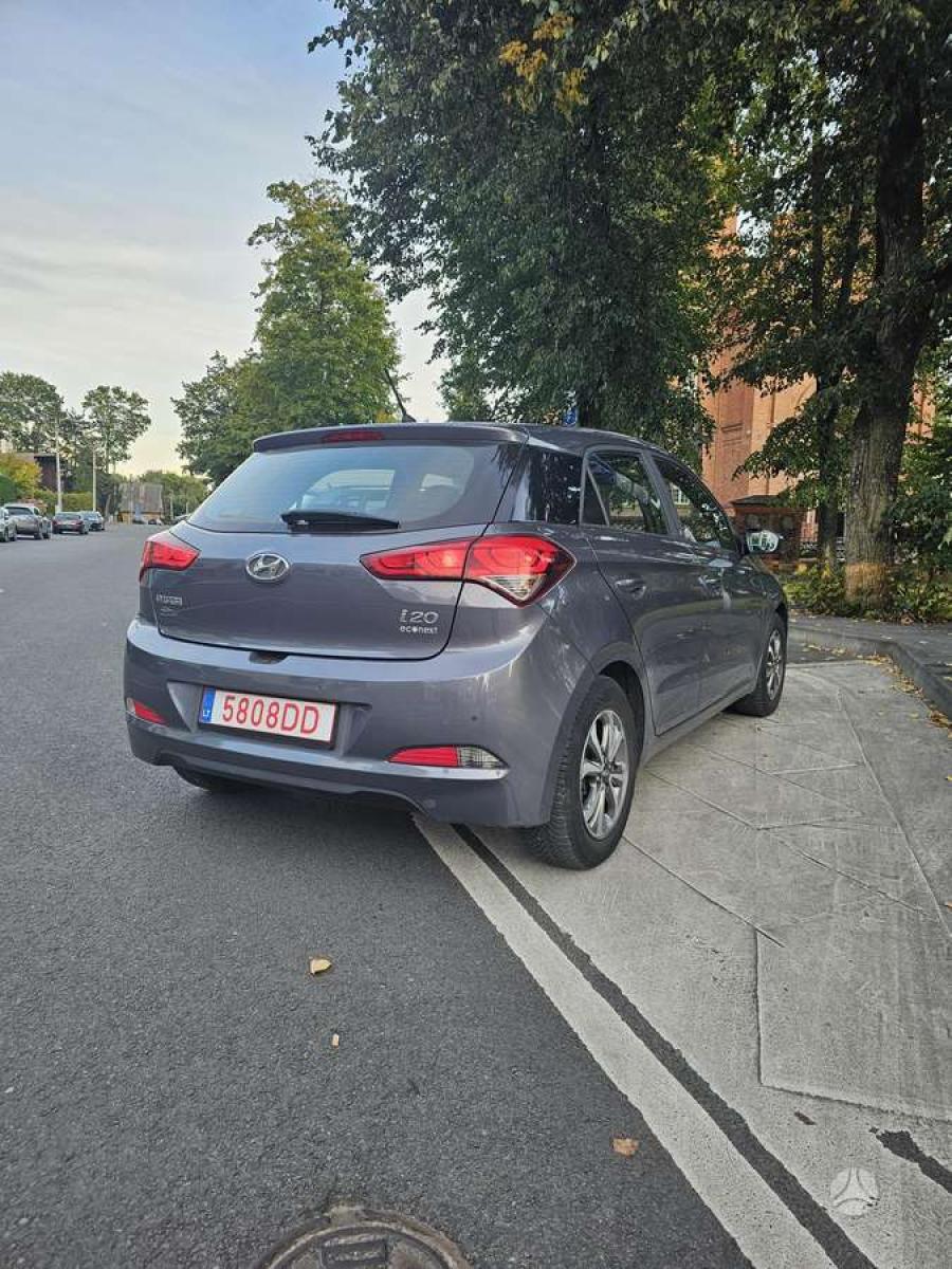 Pelēks Hyundai i20 2018 Panevēža, ar dzinēja tilpumu 1.24 L un nobraukumu 76 tūkst. km par 6400 €, foto 4 vietnē AUTOMOTO.COM.LV