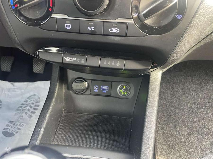 Pelēks Hyundai i20 2018 Panevēža, ar dzinēja tilpumu 1.24 L un nobraukumu 76 tūkst. km par 6400 €, foto 7 vietnē AUTOMOTO.COM.LV