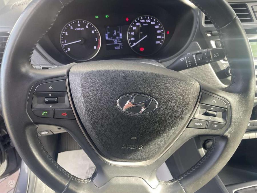 Pelēks Hyundai i20 2018 Panevēža, ar dzinēja tilpumu 1.24 L un nobraukumu 76 tūkst. km par 6400 €, foto 10 vietnē AUTOMOTO.COM.LV