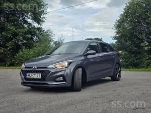 Grey Hyundai i20 2019 in Riga, with an engine capacity of 1.00 L and mileage of 0 thousand km for 6550 €, photo 3 on AUTOMOTO.COM.LV