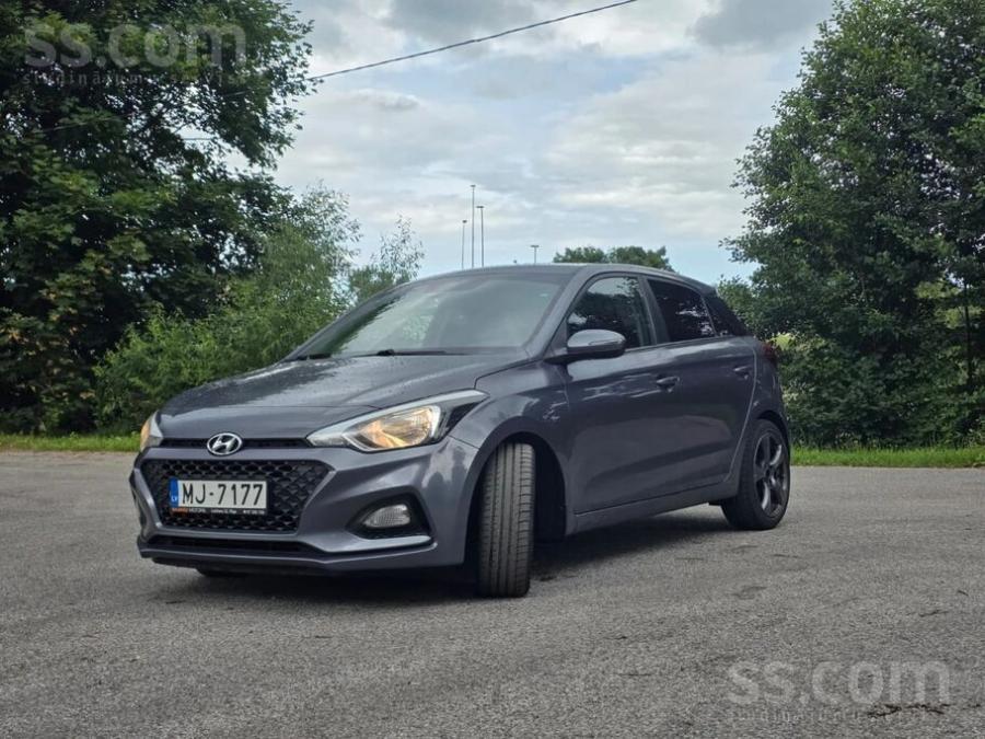 Grey Hyundai i20 2019 in Riga, with an engine capacity of 1.00 L and mileage of 0 thousand km for 6550 €, photo 3 on AUTOMOTO.COM.LV