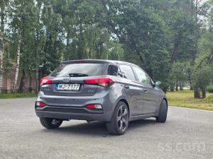 Grey Hyundai i20 2019 in Riga, with an engine capacity of 1.00 L and mileage of 0 thousand km for 6550 €, photo 4 on AUTOMOTO.COM.LV
