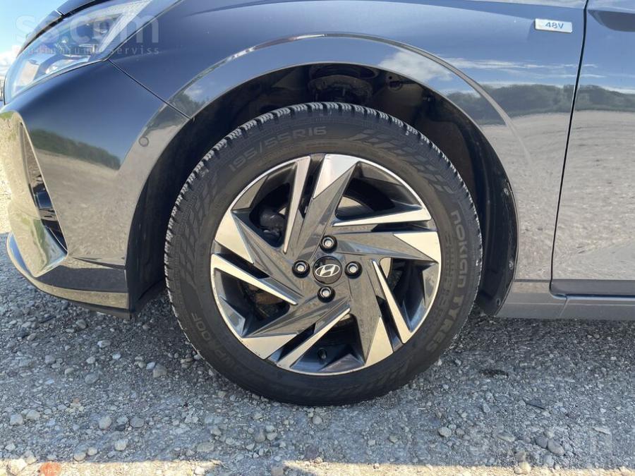 Grey Hyundai i20 2020 in Riga, with an engine capacity of 1.00 L and mileage of 52 thousand km for 14800 €, photo 6 on AUTOMOTO.COM.LV