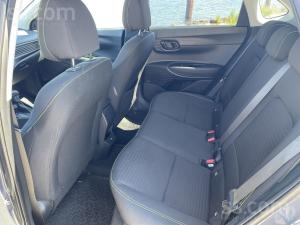 Grey Hyundai i20 2020 in Riga, with an engine capacity of 1.00 L and mileage of 52 thousand km for 14800 €, photo 10 on AUTOMOTO.COM.LV
