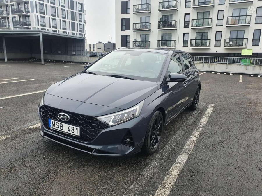 Grey Hyundai i20 2021 in Vilnius, with an engine capacity of 1.00 L and mileage of 53 thousand km for 12900 €, photo 1 on AUTOMOTO.COM.LV