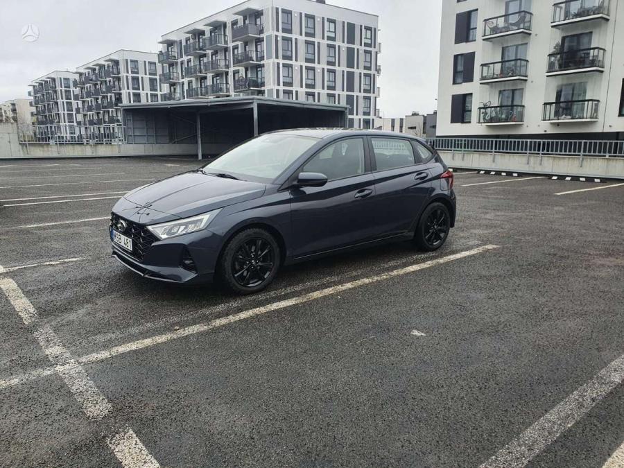 Grey Hyundai i20 2021 in Vilnius, with an engine capacity of 1.00 L and mileage of 53 thousand km for 12900 €, photo 2 on AUTOMOTO.COM.LV