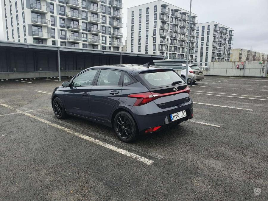 Grey Hyundai i20 2021 in Vilnius, with an engine capacity of 1.00 L and mileage of 53 thousand km for 12900 €, photo 5 on AUTOMOTO.COM.LV