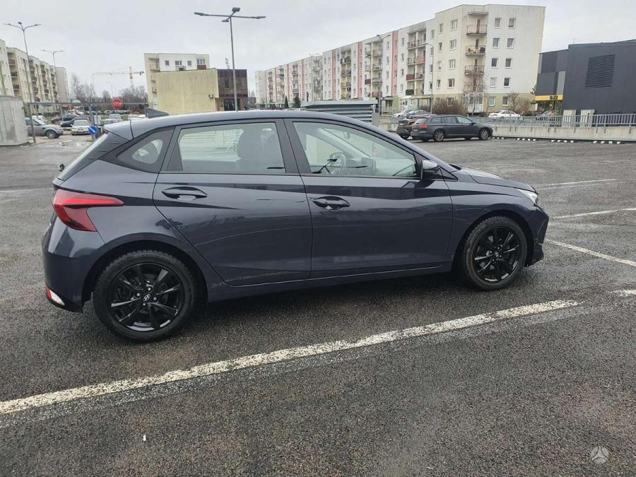 Grey Hyundai i20 2021 in Vilnius, with an engine capacity of 1.00 L and mileage of 53 thousand km for 12900 €, photo 6 on AUTOMOTO.COM.LV