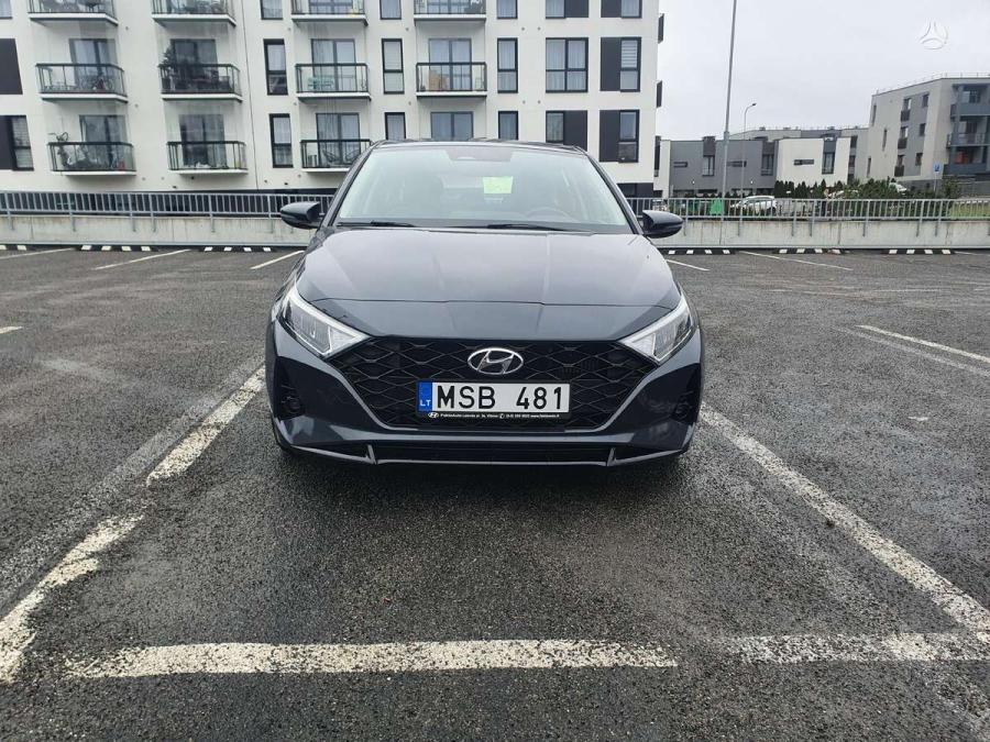 Grey Hyundai i20 2021 in Vilnius, with an engine capacity of 1.00 L and mileage of 53 thousand km for 12900 €, photo 10 on AUTOMOTO.COM.LV