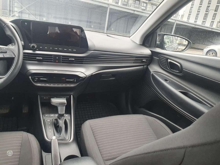 Grey Hyundai i20 2021 in Vilnius, with an engine capacity of 1.00 L and mileage of 53 thousand km for 12900 €, photo 34 on AUTOMOTO.COM.LV