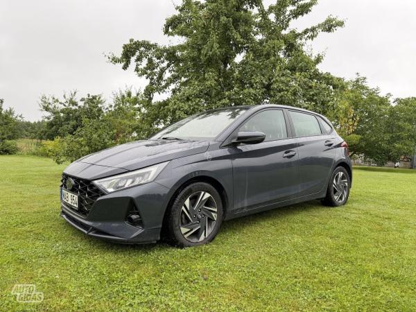 Grey Hyundai i20 2021 in Vilnius, with an engine capacity of 1.00 L and mileage of 77 thousand km for 12990 €, photo 5 on AUTOMOTO.COM.LV