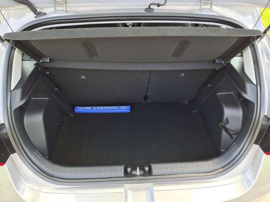 Pelēks Hyundai i20 2021 Šauļi, ar dzinēja tilpumu 1.00 L un nobraukumu 17 tūkst. km par 11200 €, foto 18 vietnē AUTOMOTO.COM.LV